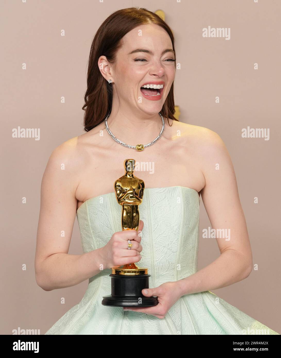 Los Angeles, USA. 10th Mar, 2024. Emma Stone, winner of the Best ...