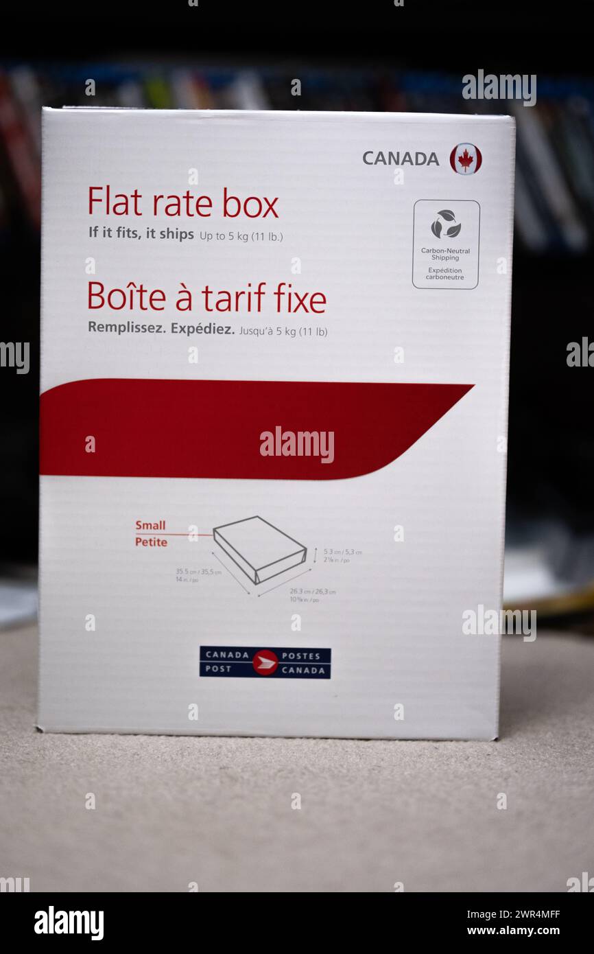 Flat rate shipping hi-res stock photography and images - Alamy