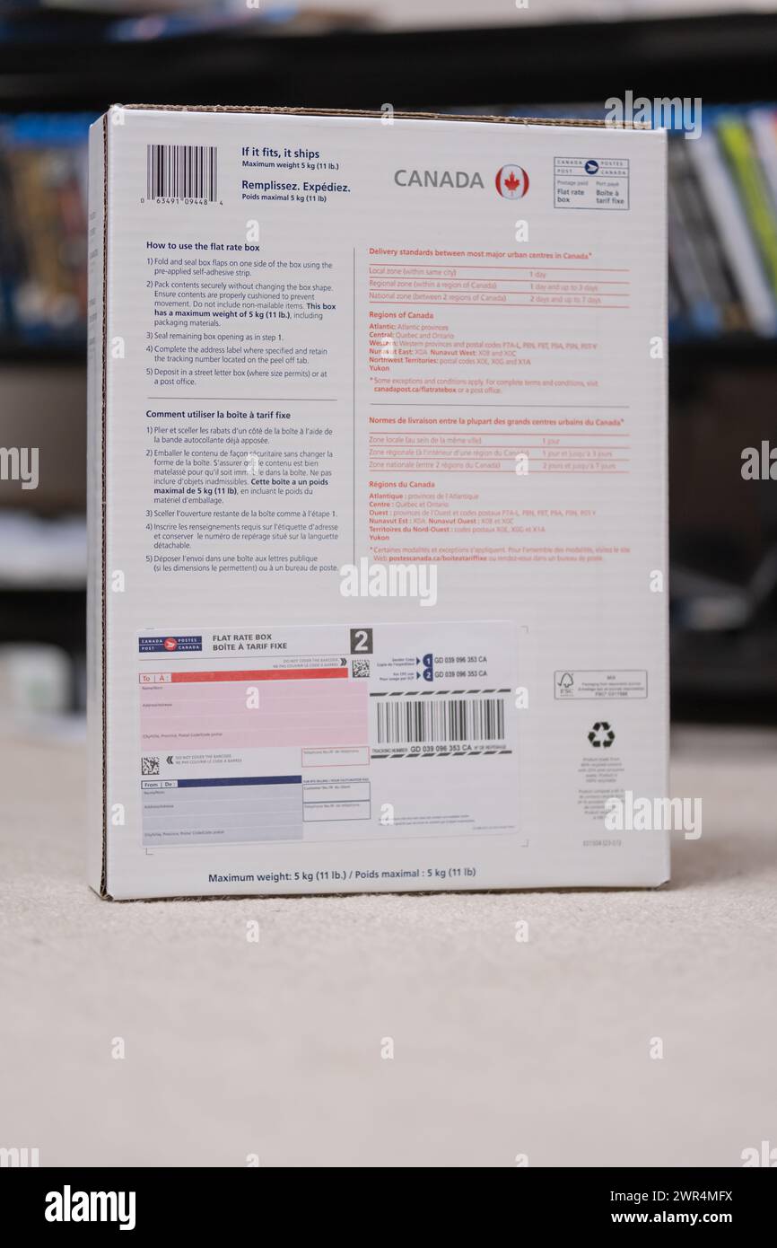 Flat rate shipping hi-res stock photography and images - Alamy