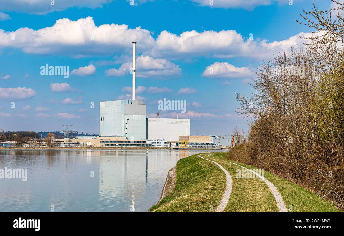 Das AKW Isar 1 mit Siedewasserreaktor war von März 1979 bis März 2011 ...