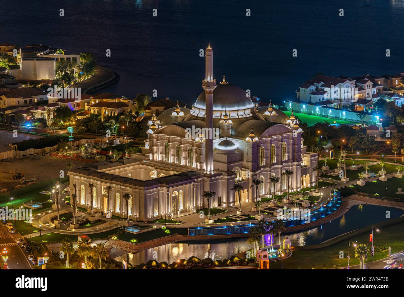 The newly opened Hamad bin Jassim Mosque | The Pearl Island Stock Photo ...