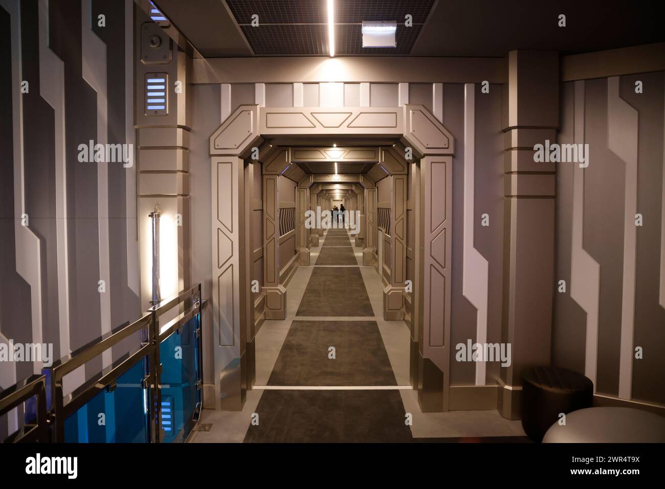 Hotel “Station Cosmos” at Futuroscope. Sleeping in a space exploration ...