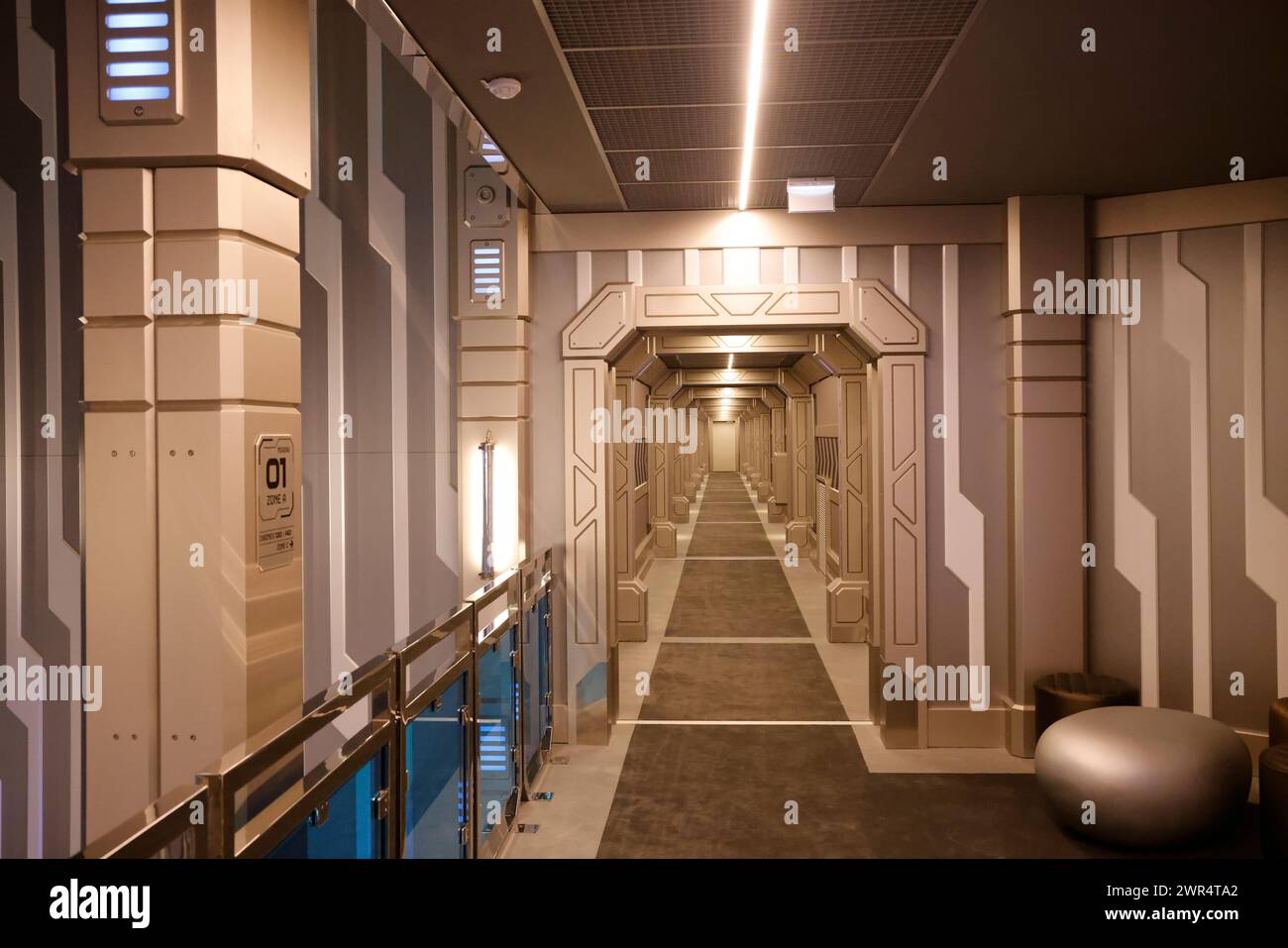 Hotel “Station Cosmos” at Futuroscope. Sleeping in a space exploration ...