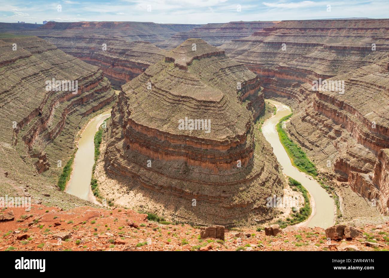 Goosenecks State Park, Overlook with a View of the meander of the San ...