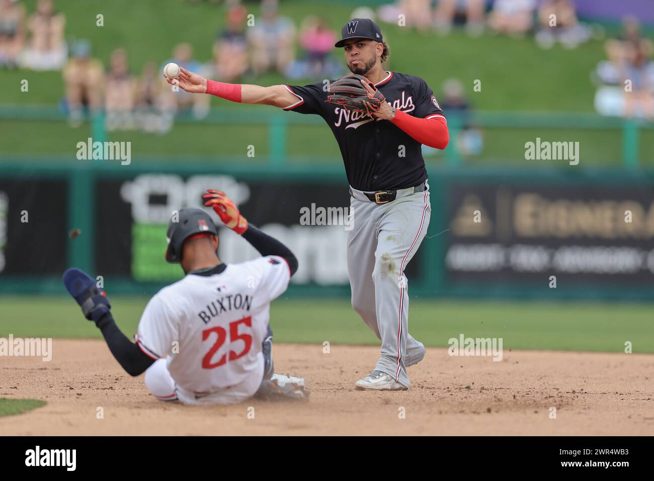 Fort Myers, FL: Washington Nationals second baseman Luis Garcia Jr. (2 ... Fort Myers, FL: Washington Nationals second baseman Luis Garcia Jr. (2 ...