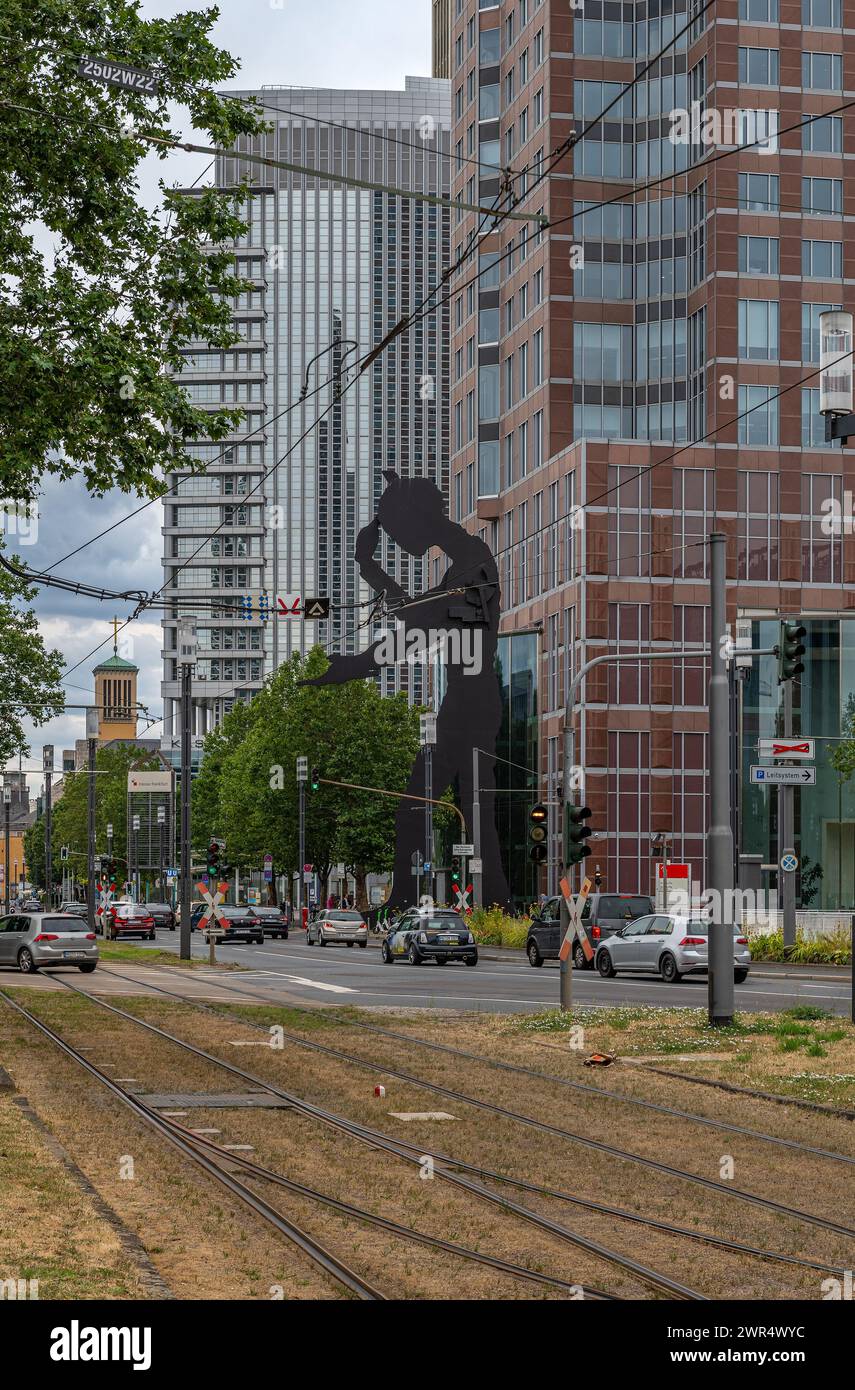 The Hammering Man, sculpture in front of the Messeturm in Frankfurt ...