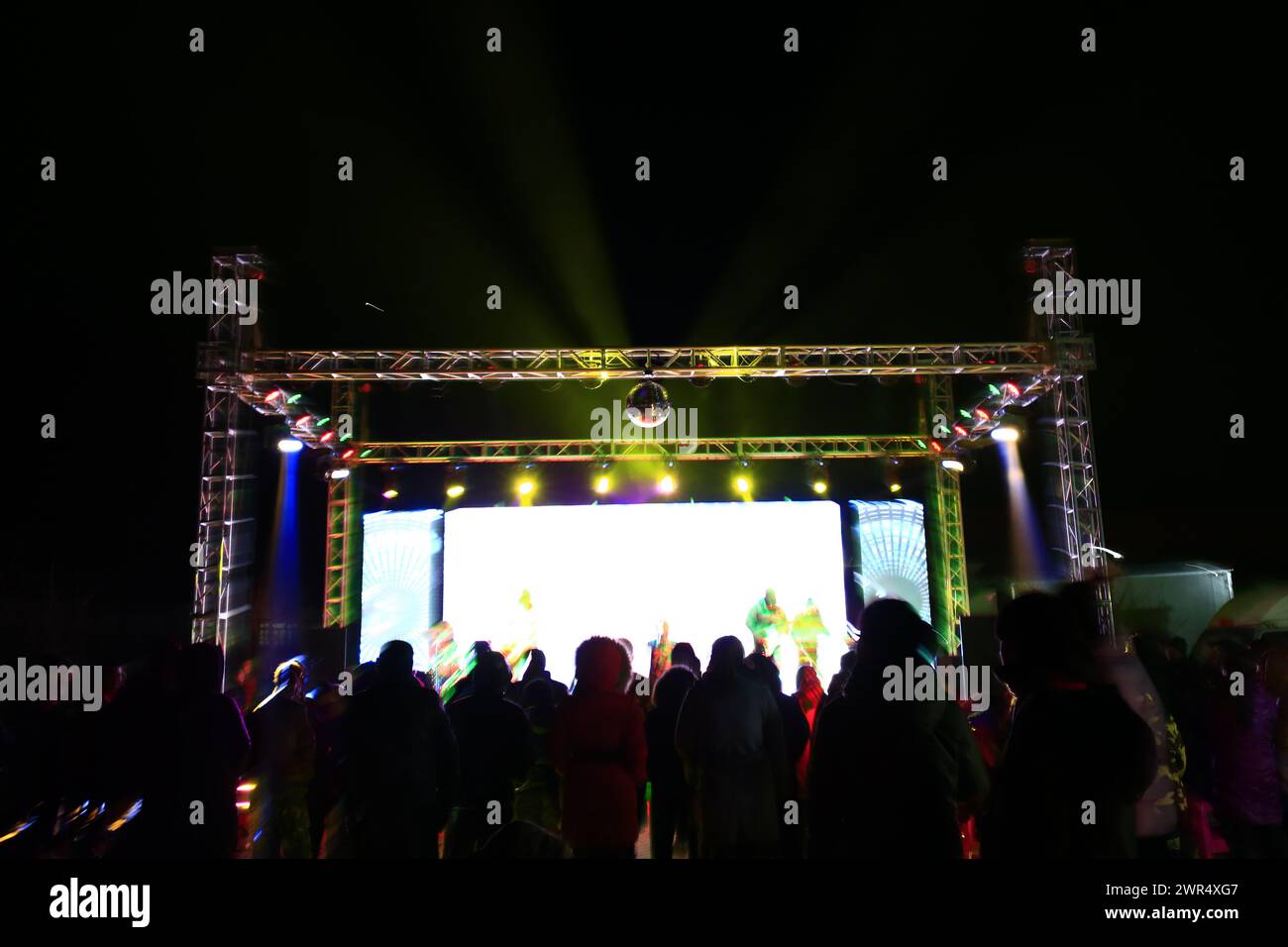 Stage lighting effect in the dark, fuzzy figure Stock Photo - Alamy