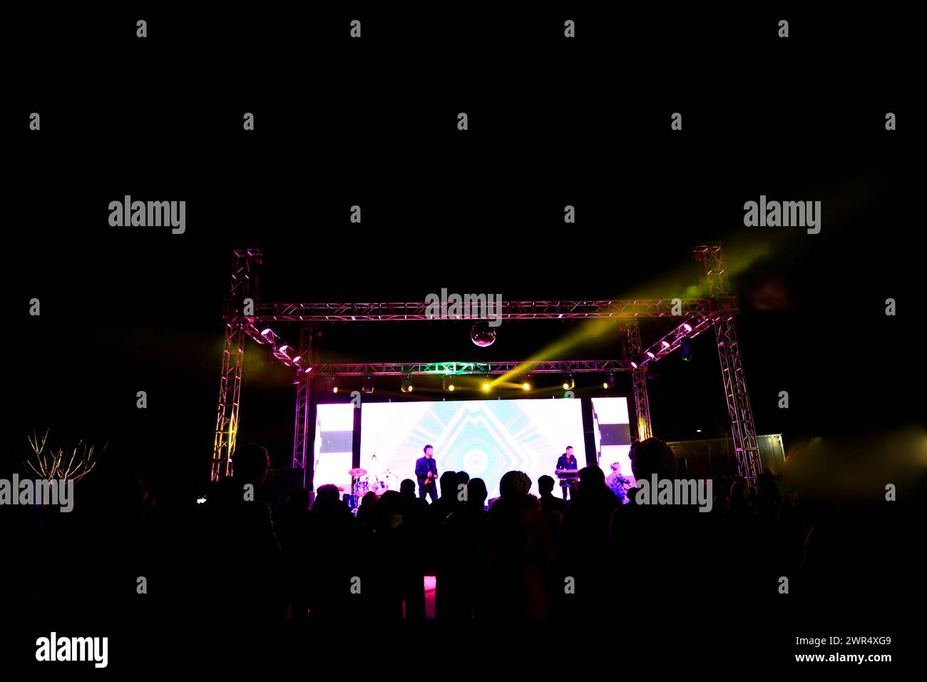 Stage lighting effect in the dark, fuzzy figure Stock Photo - Alamy