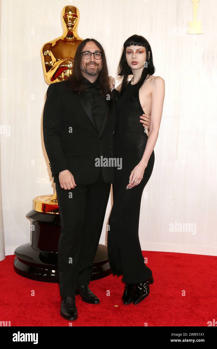Sean Lennon mit Partnerin Charlotte Kemp Muhl bei der Oscar Verleihung ...