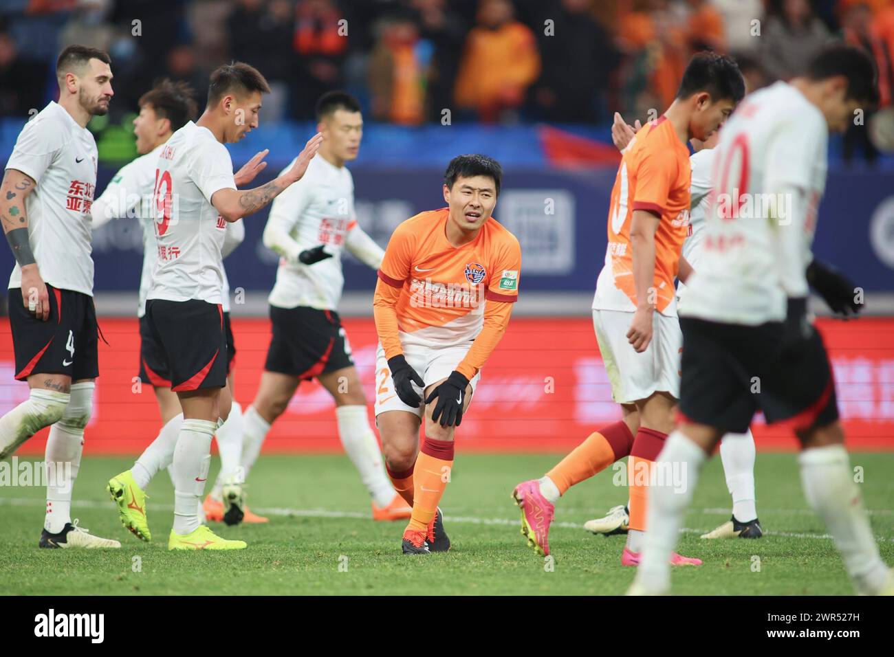 Changchun Yatai Football Club defeated Qingdao Hainiu Football Club ...