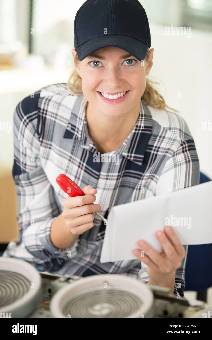 Construction worker installing stainless hi-res stock photography and images - Alamy