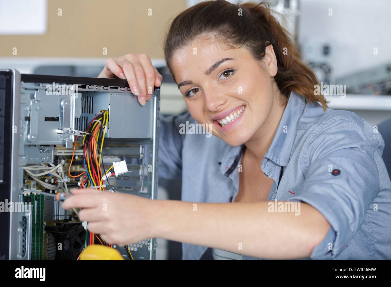 Techinician hi-res stock photography and images - Alamy