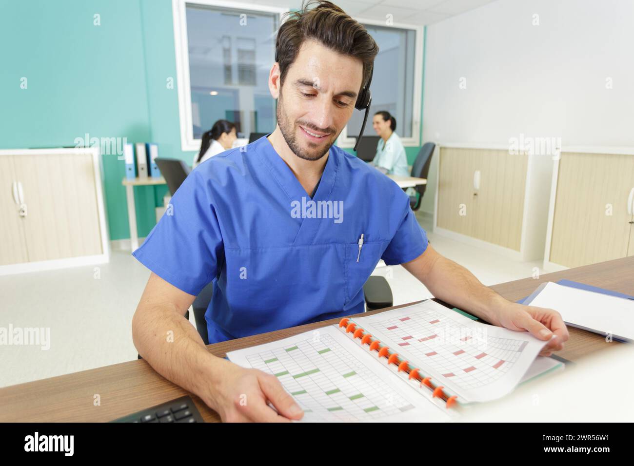 Doctor writing medicine word hi-res stock photography and images - Alamy