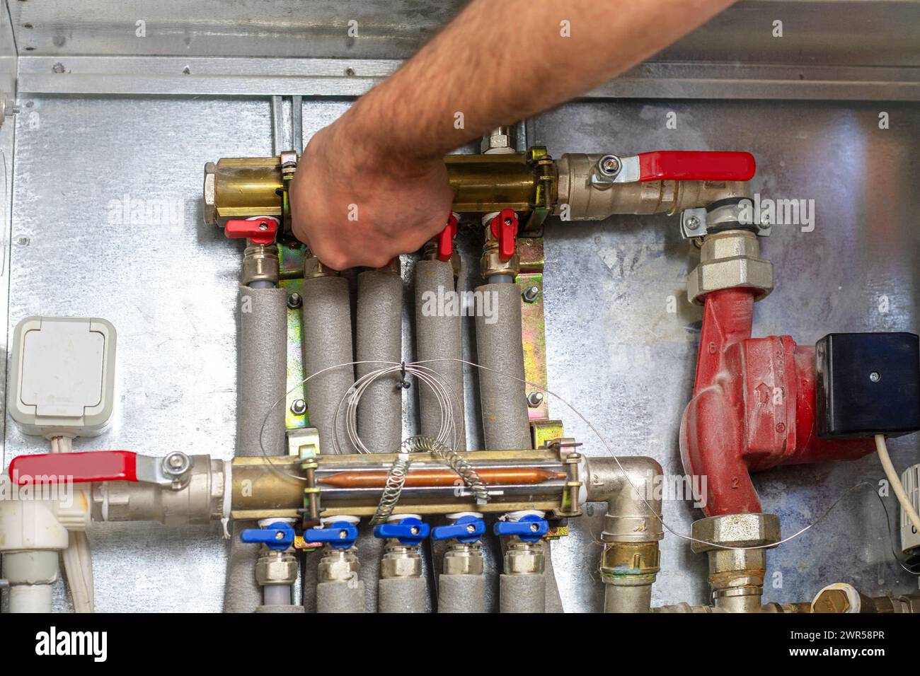 open the tap with cold water in the house. Maintenance and inspection ...