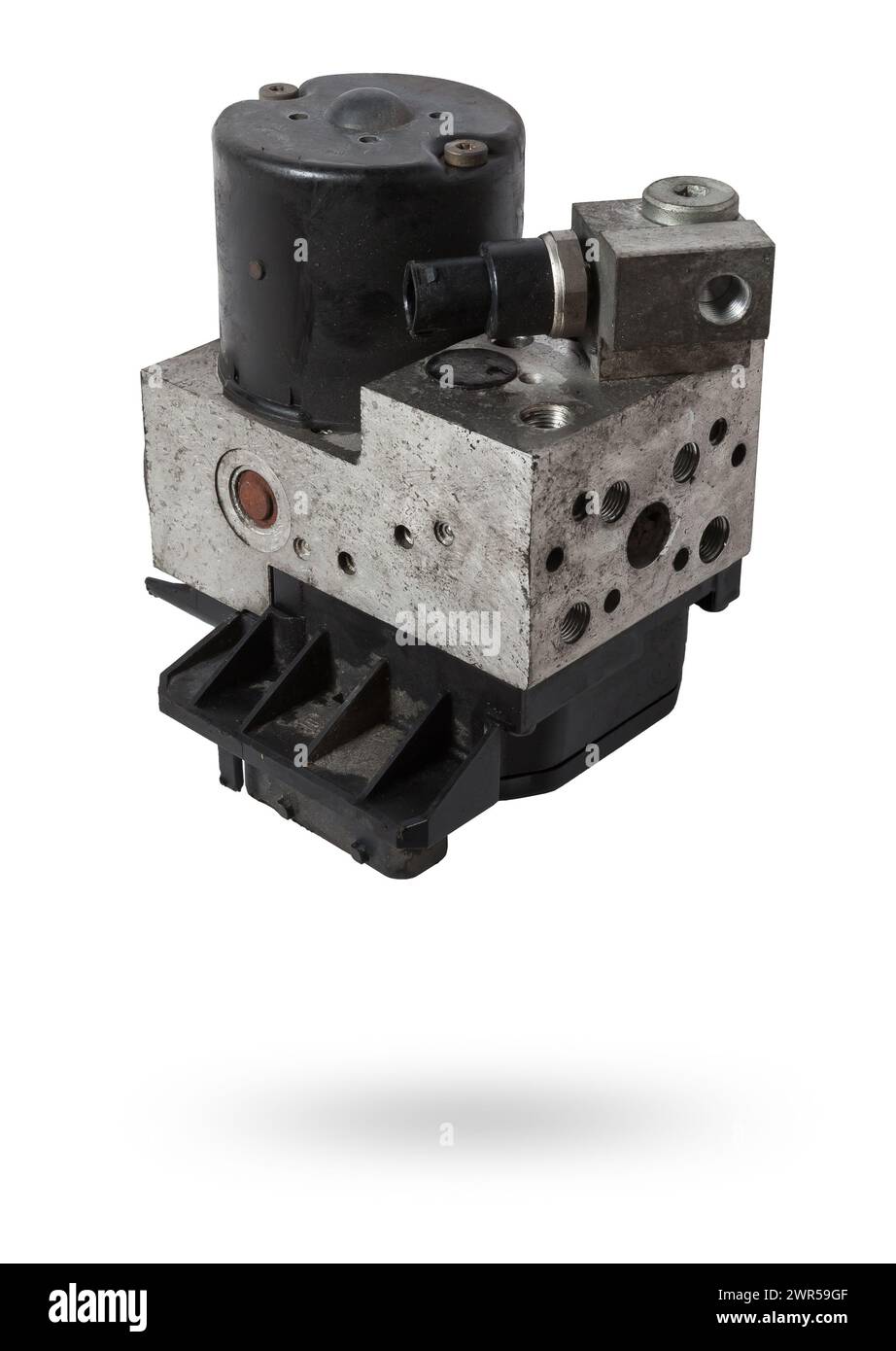 Brake fluid pump control unit for distributing braking force to ...