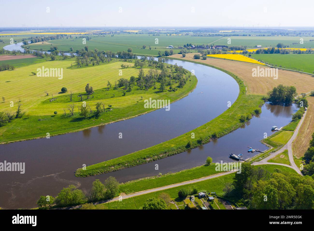 Weite Landschaft der Elbaue, Luftbild der Elbe bei Belgern, Sachsen ...