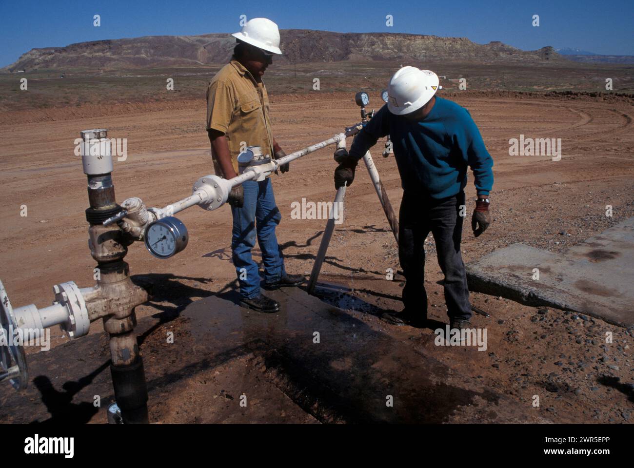 Navajo reservation oil hi-res stock photography and images - Alamy
