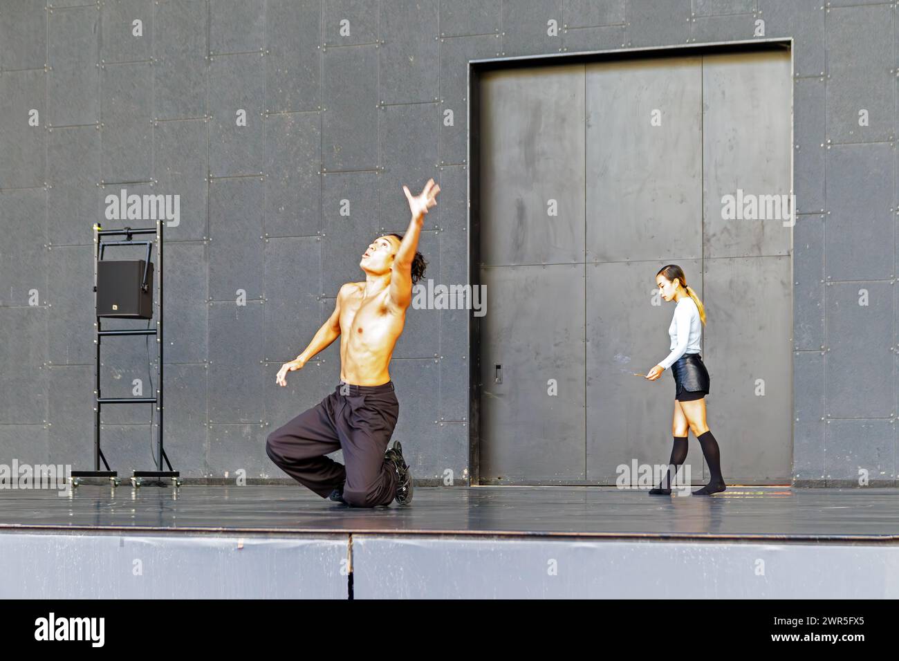 Reflet: Hip-Hop Dance Show with Shihya Peng and Xuan Le. Amphitheatre Claude Nougaro ...