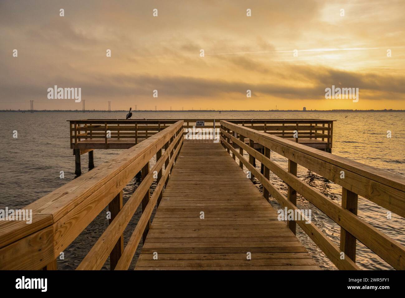 Two men docks hi-res stock photography and images - Alamy