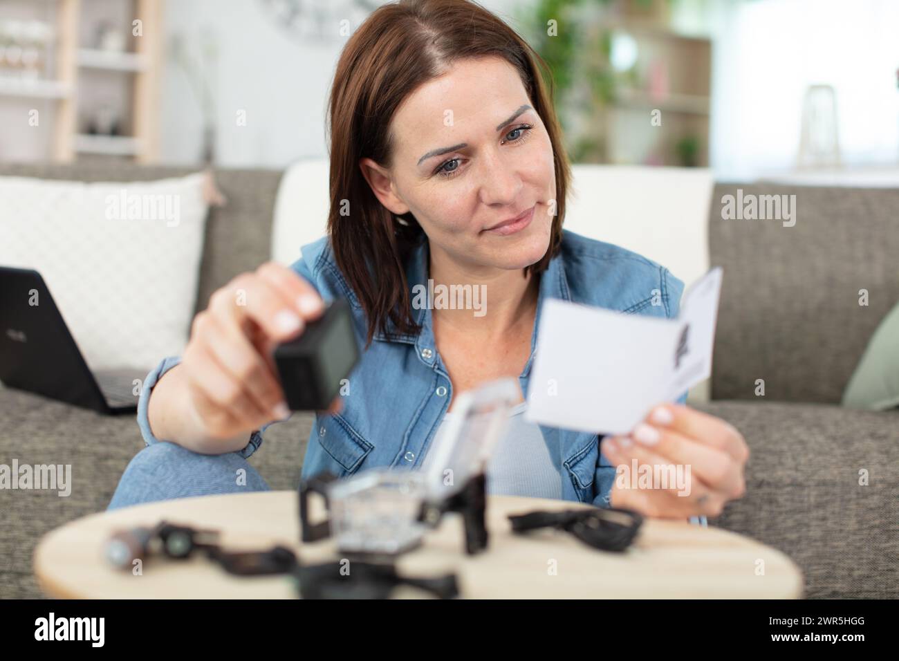 Attaching camera hi-res stock photography and images - Alamy