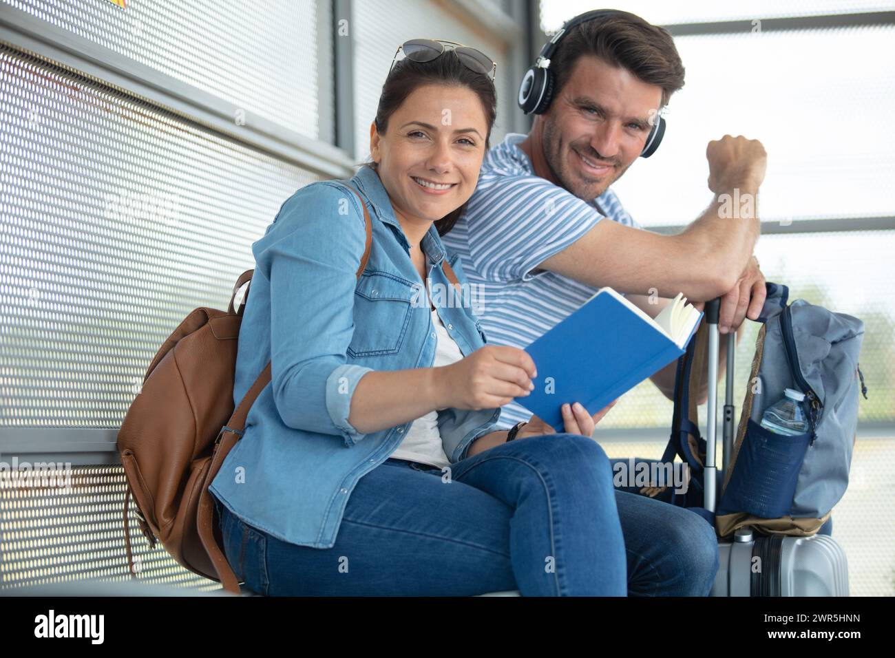 positive relaxed couple traveler outdoors Stock Photo - Alamy