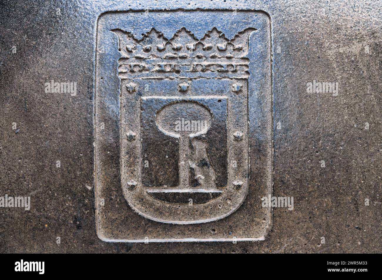 Engraved coat of arms. Architecture and architetural features in Madrid ...