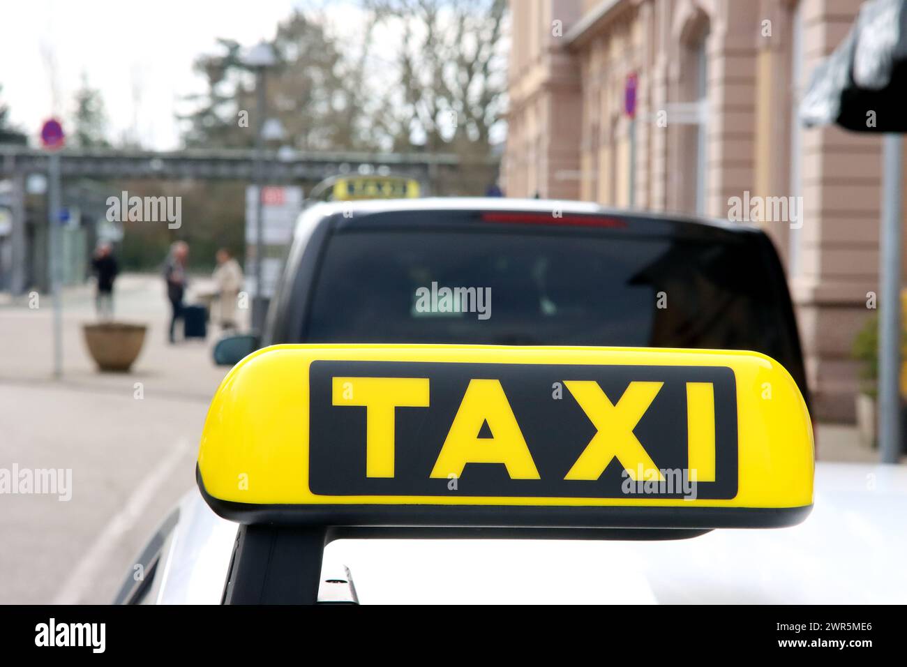 Cab Sign On The Car Roof Stock Photo - Alamy