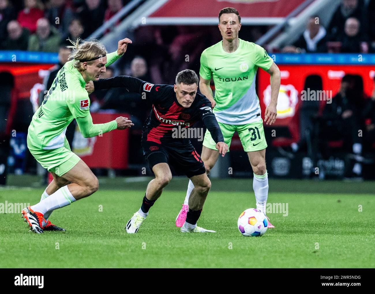Leverkusen, Bayarena, 10.03.2024: Florian Wirtz (Leverkusen) (M) gegen ...