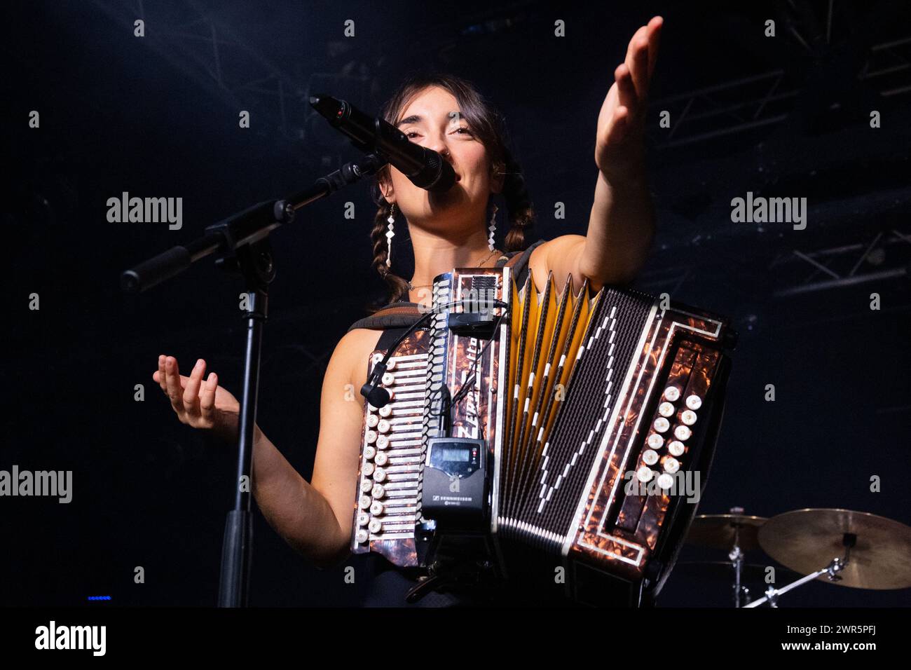 BARCELONA, ESPAÑA. 2023.10.11. Huntza en concierto como parte de su ...