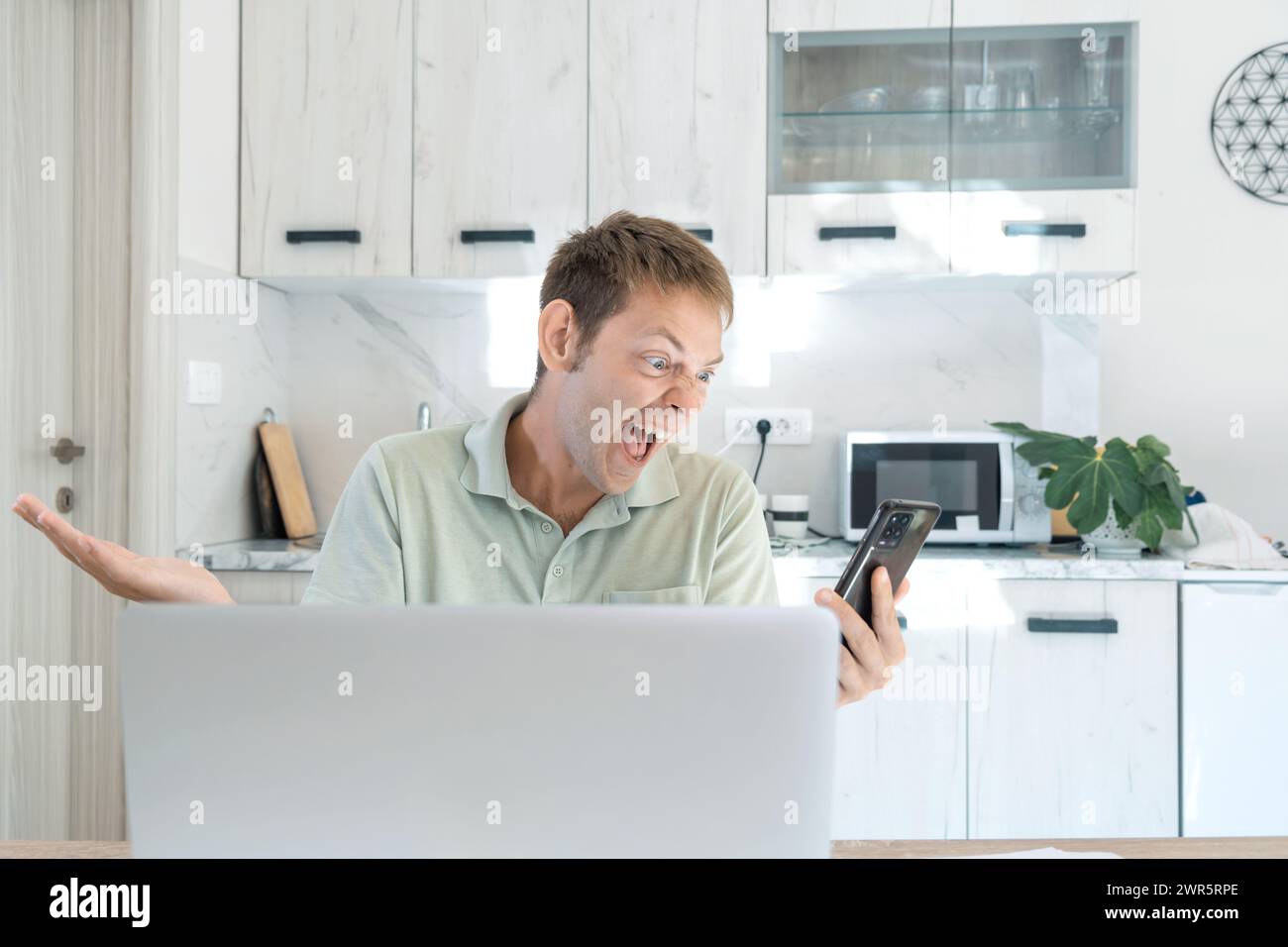 Upset businessman arguing on phone hi-res stock photography and images ...