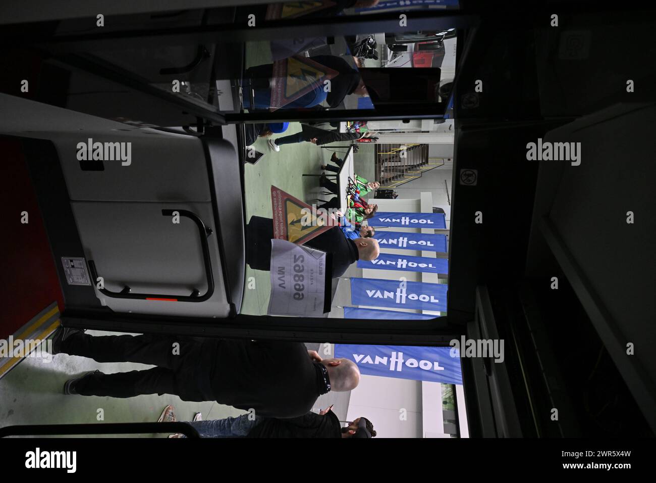 Kim possible 2 hi-res stock photography and images - Alamy