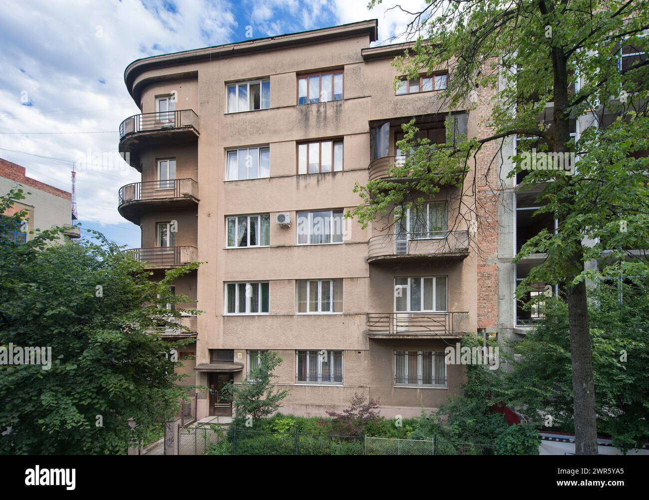 Tenement house at shevchenko st 43 hi-res stock photography and images ...