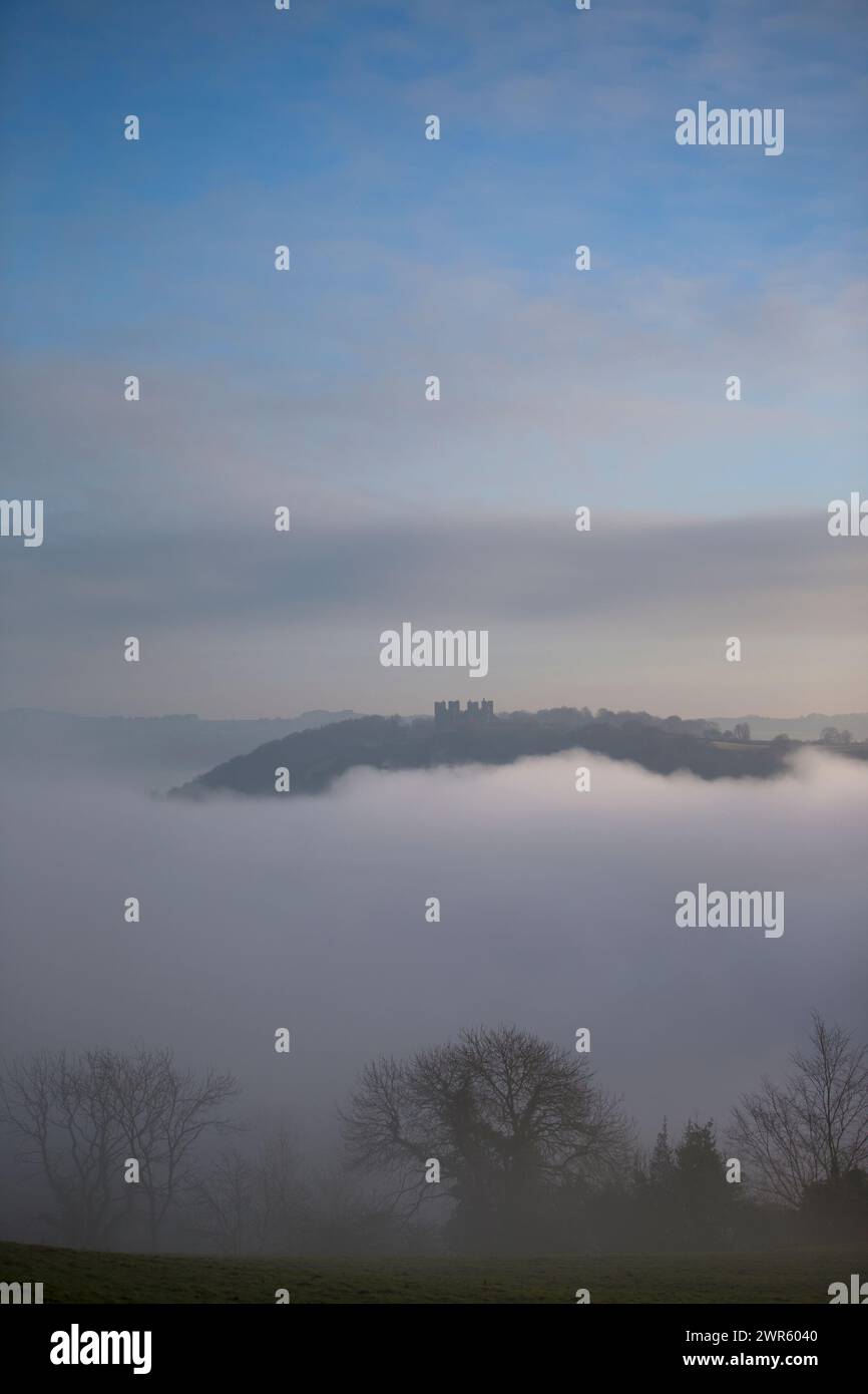 20/01/17 After days of gloomy weather, blue skies appear above Riber ...
