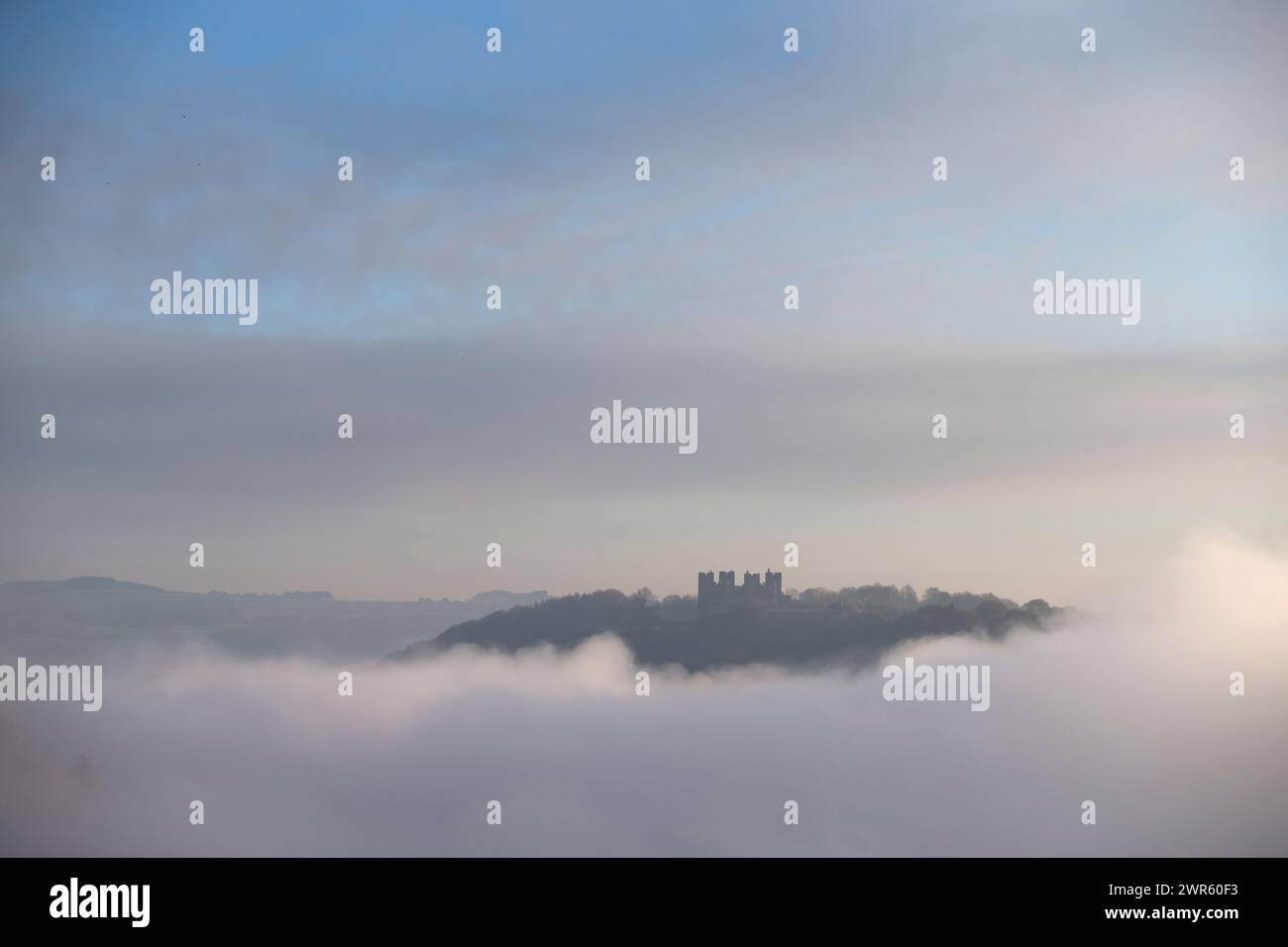 20/01/17 After days of gloomy weather, blue skies appear above Riber ...