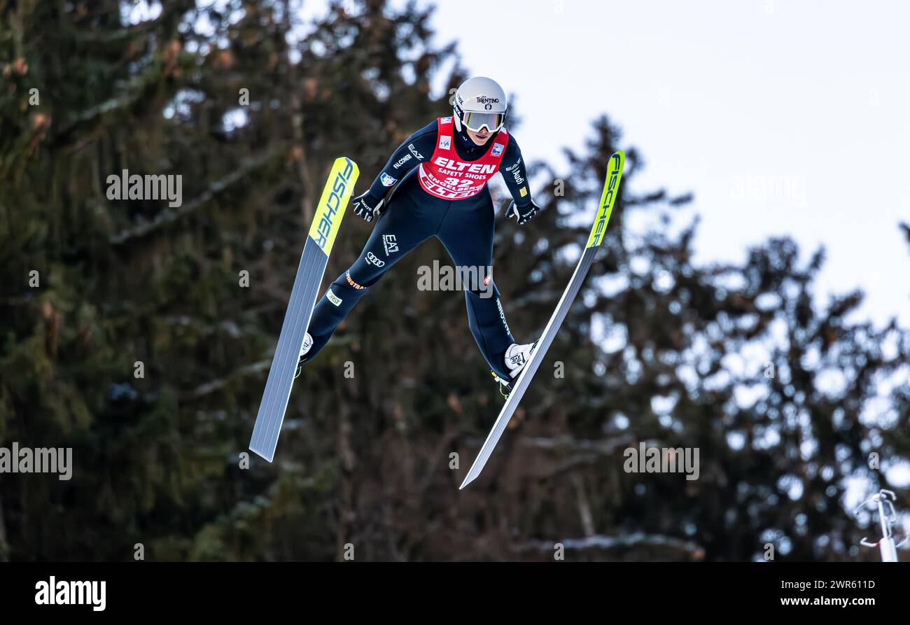 Viessmann Skispringen Weltcup Engelberg, Frauen: Die italienische ...