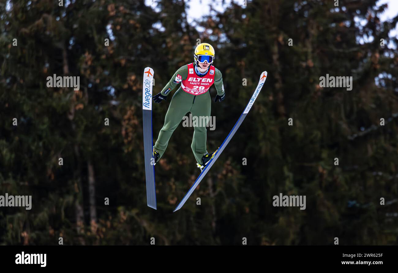 Viessmann Skispringen Weltcup Engelberg, Frauen: Die finnische ...