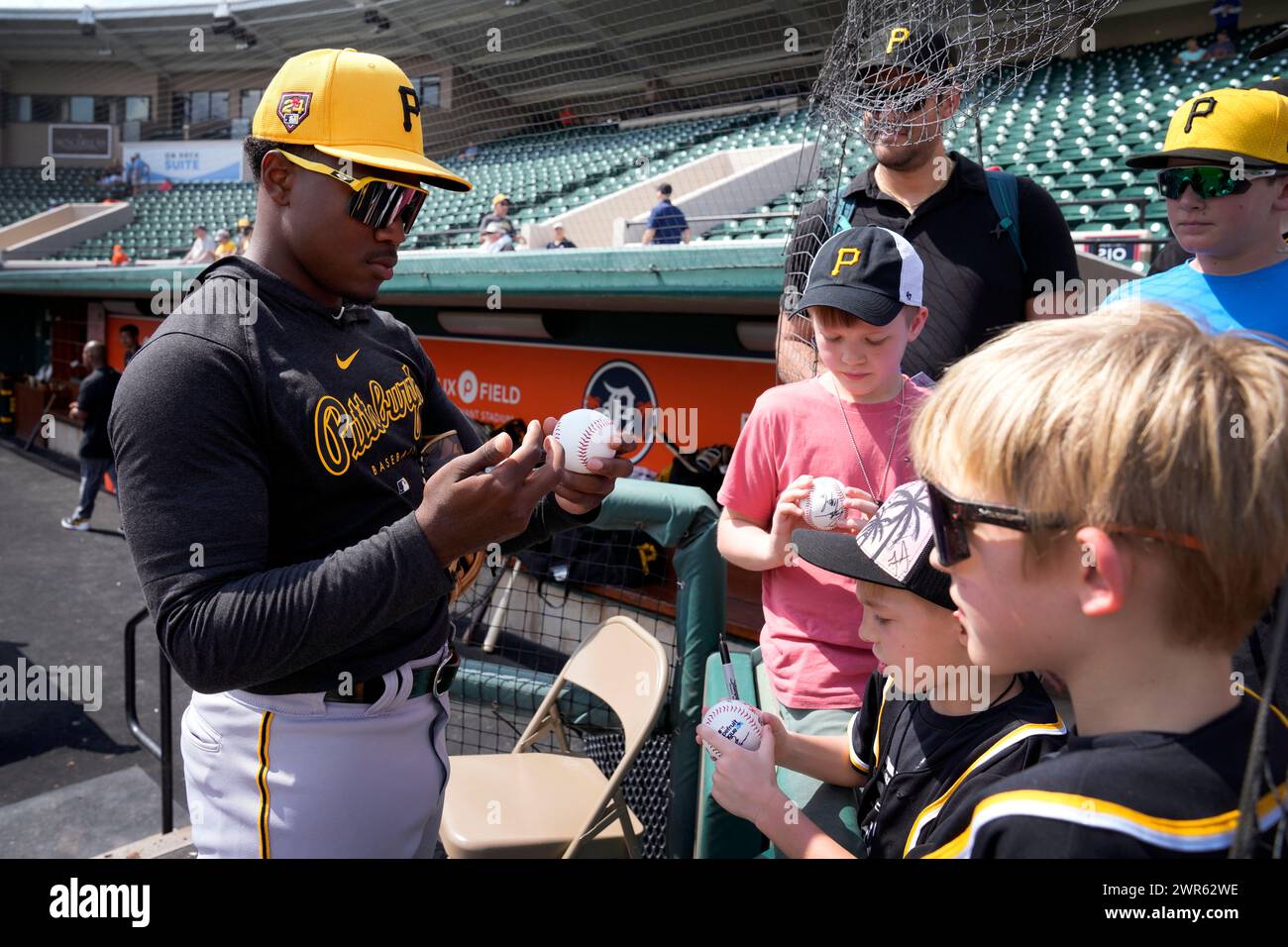 Pittsburgh Pirates second baseman Termarr Johnson signs autographs ...