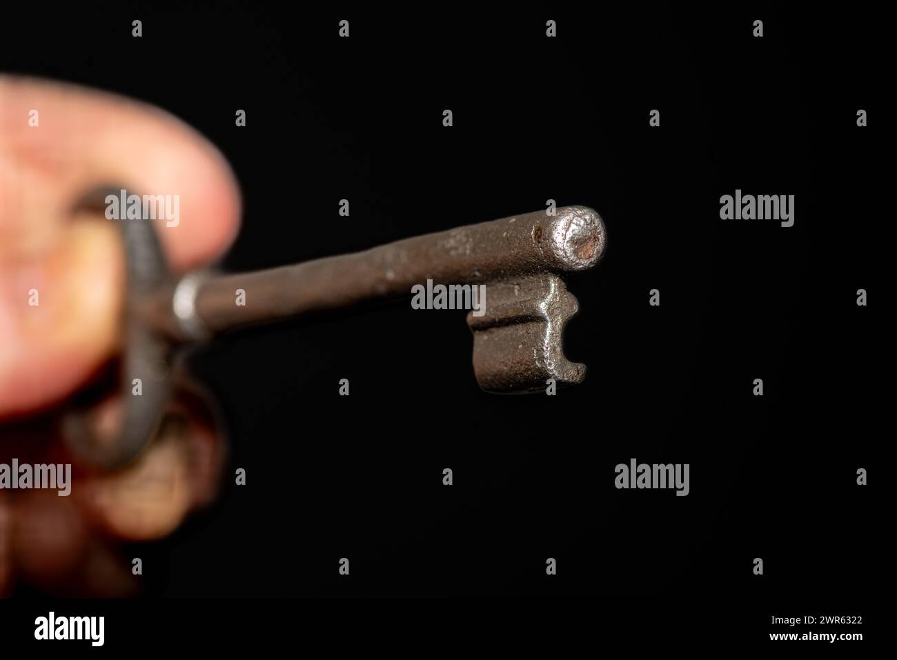 Hand holding key tip hi-res stock photography and images - Alamy