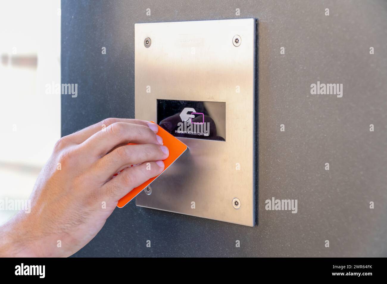 Contactless identification hi-res stock photography and images - Alamy