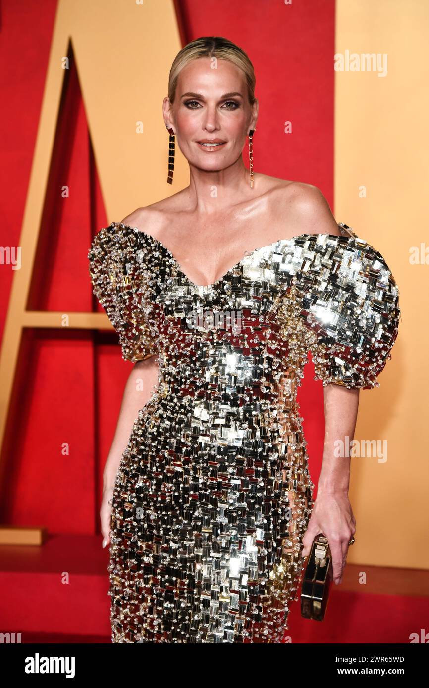 USA. 10th Mar, 2024. Molly Sims walking on the red carpet at the 2024 ...