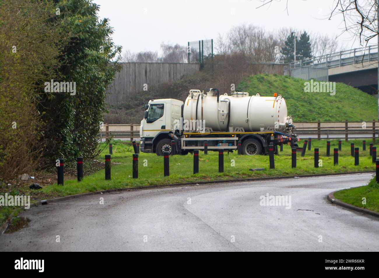 Slough, Berkshire, UK. 11th March, 2024. Thames Water are discharging ...
