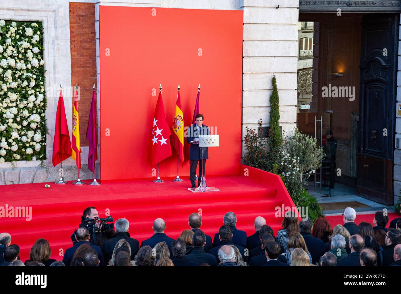 Cercanias commuter train system hi-res stock photography and images - Alamy