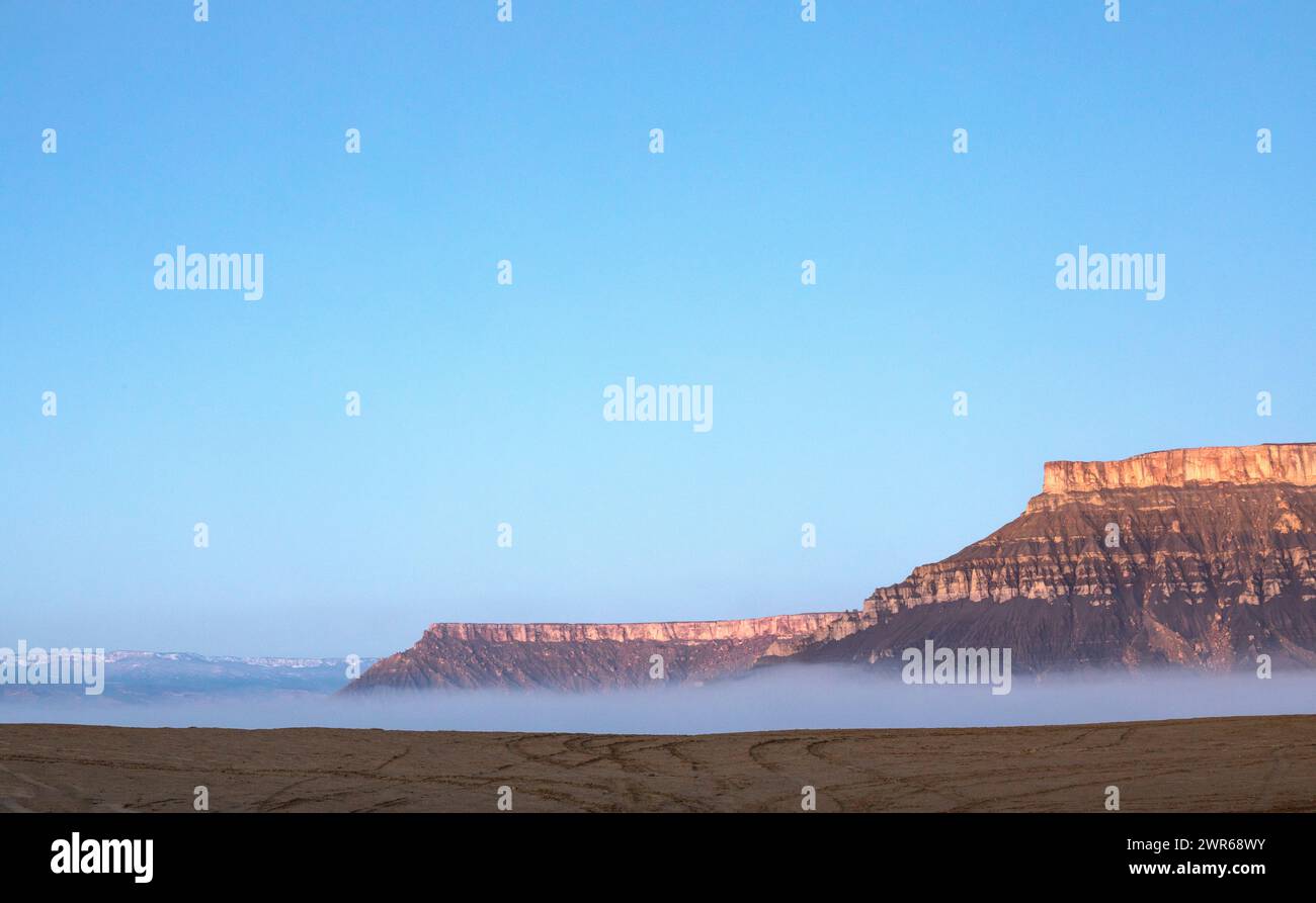 Dawn mist at Factory Butte recreation area, Wayne County,Utah Stock ...