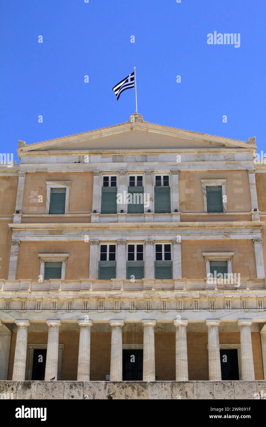 A vertical shot of the iconic Greek Parliament building in Athens ...