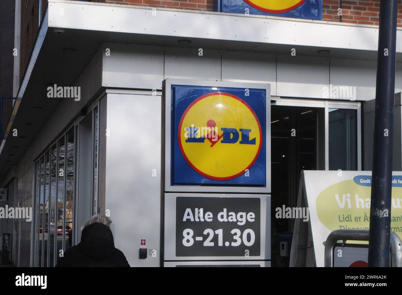 Lidl sstore hi-res stock photography and images - Alamy