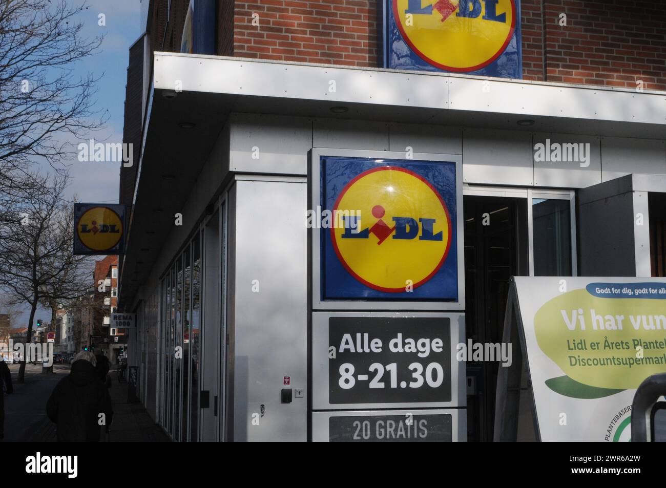 Lidl sstore hi-res stock photography and images - Alamy