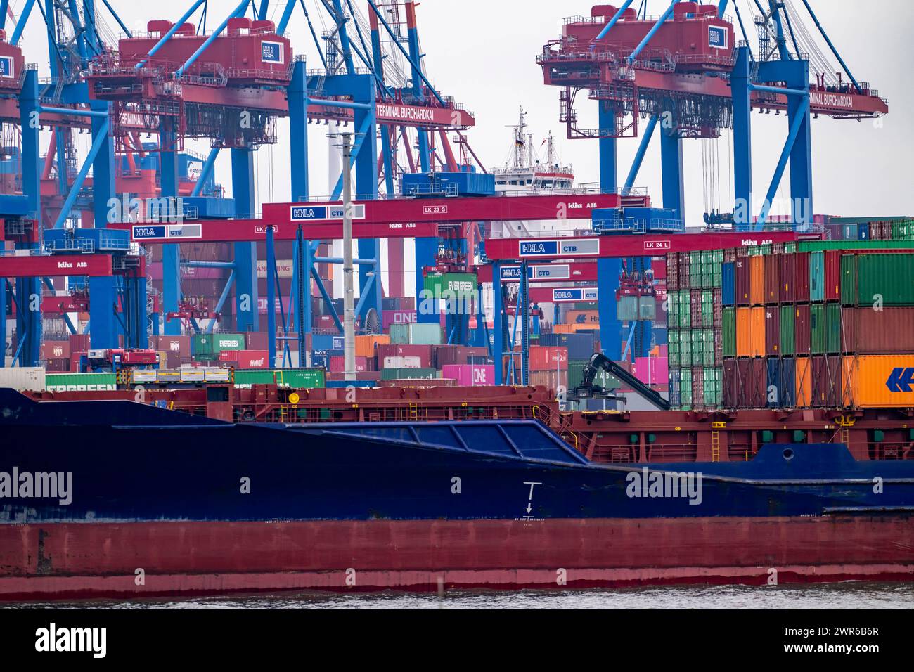 Hamburger Hafen, HHLA Containerterminal Burchardkai, Athabaskakai, an ...