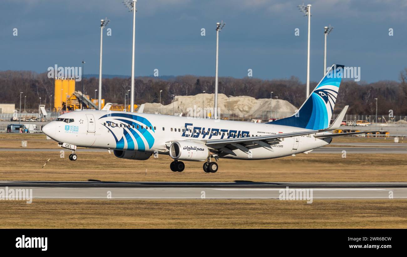 München, Deutschland - 1. Januar 2022: Eine Boeing 737-800 von Egyptair ...