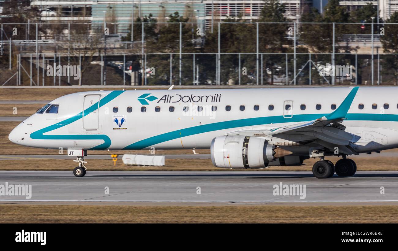 München, Deutschland - 1. Januar 2022: Ein Embraer 195LR von Air ...