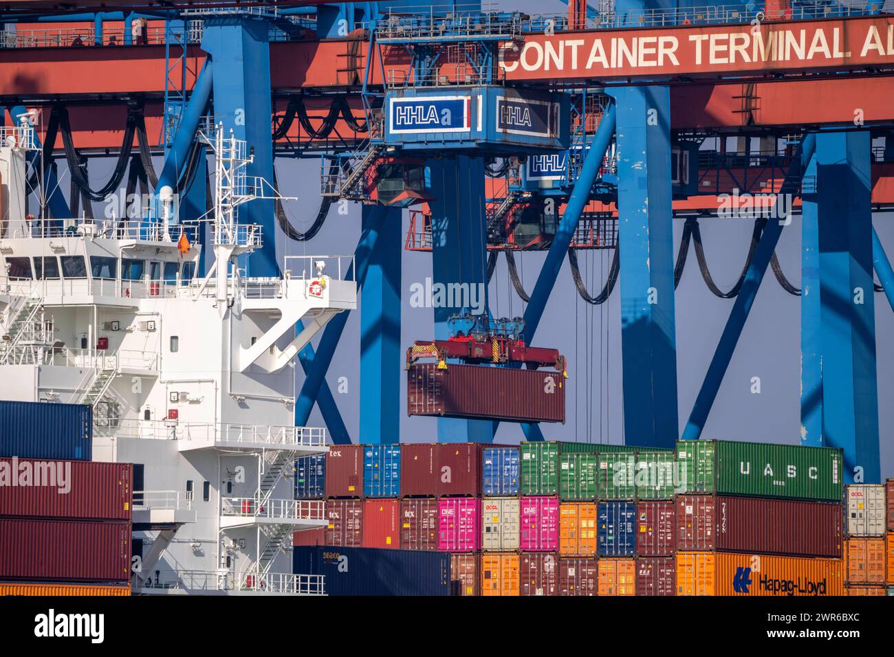 Container-Terminal-Altenwerder, Hapag-Lloyd Containerschiff Frankfurt ...
